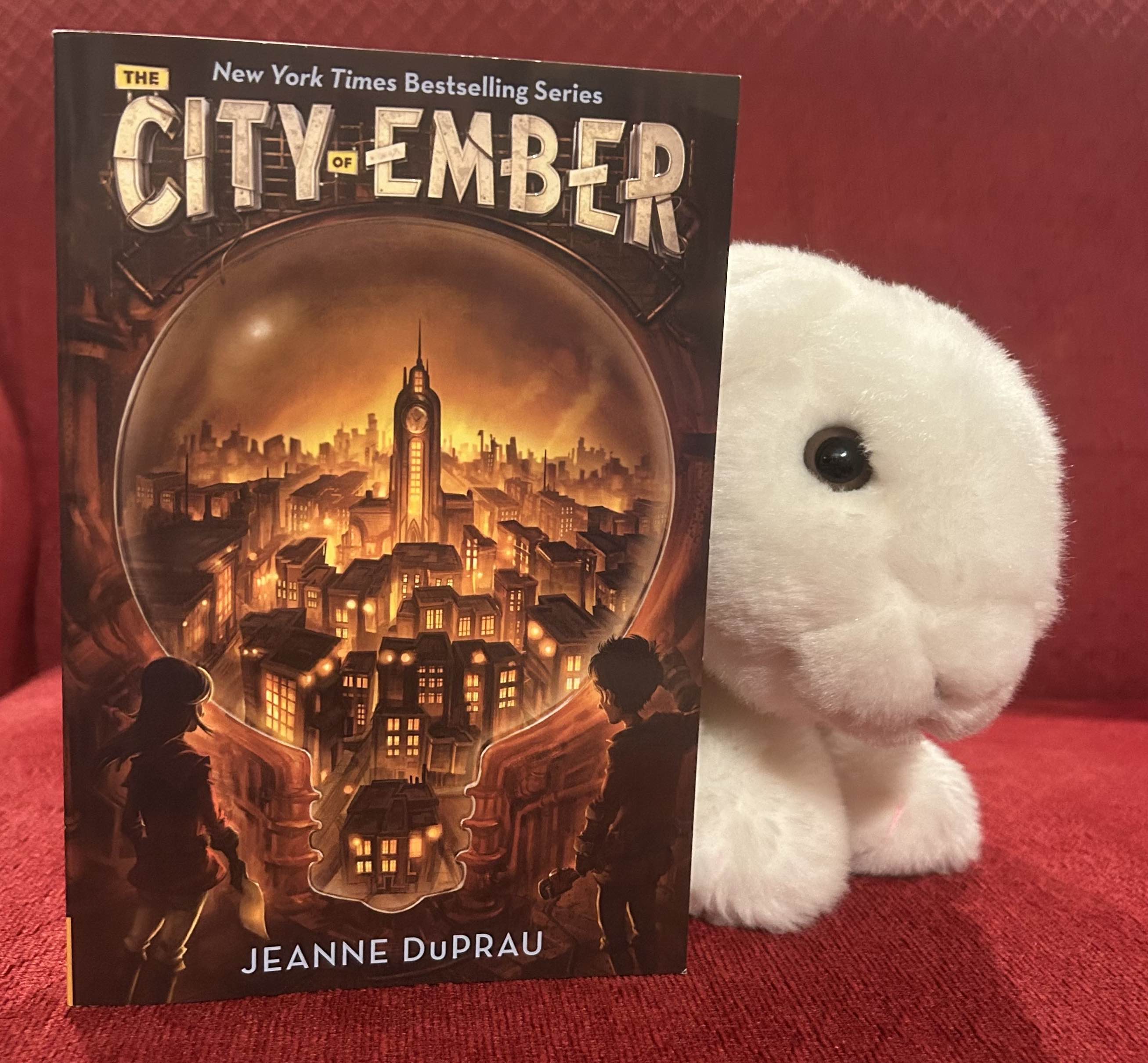 Marshmallow reviews The City of Ember by Jeanne DuPrau – BookBunnies