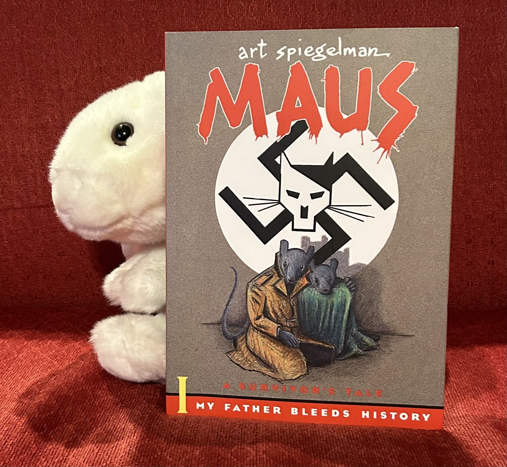 Marshmallow reviews Maus: A Survivor’s Tale by Art Spiegelman – BookBunnies
