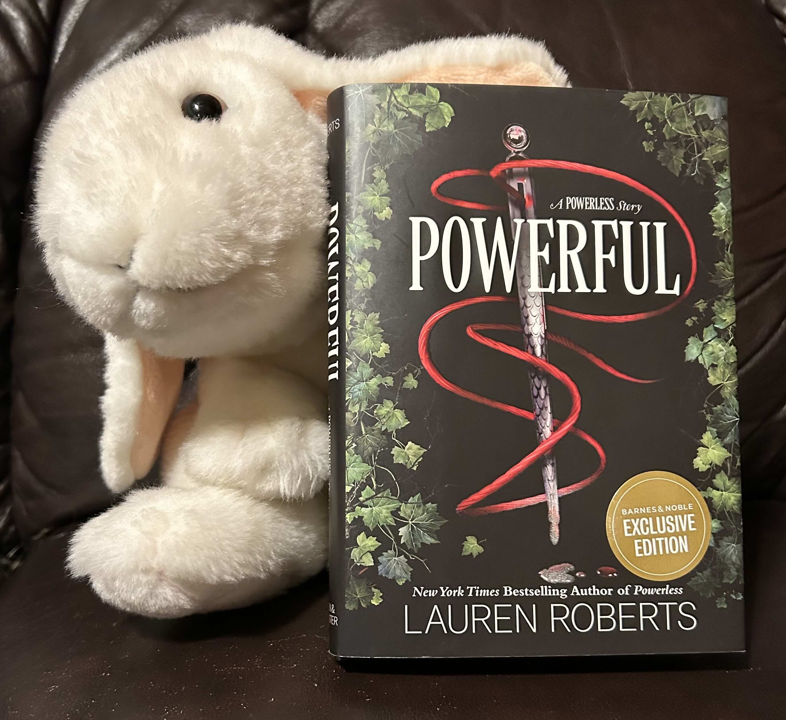 Marshmallow reviews Powerful by Lauren Roberts – BookBunnies